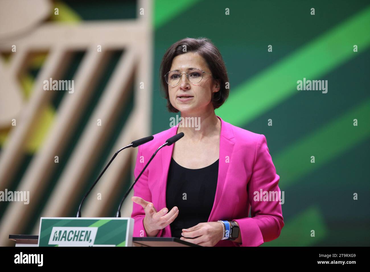 Hannah neumann hi-res stock photography and images - Alamy