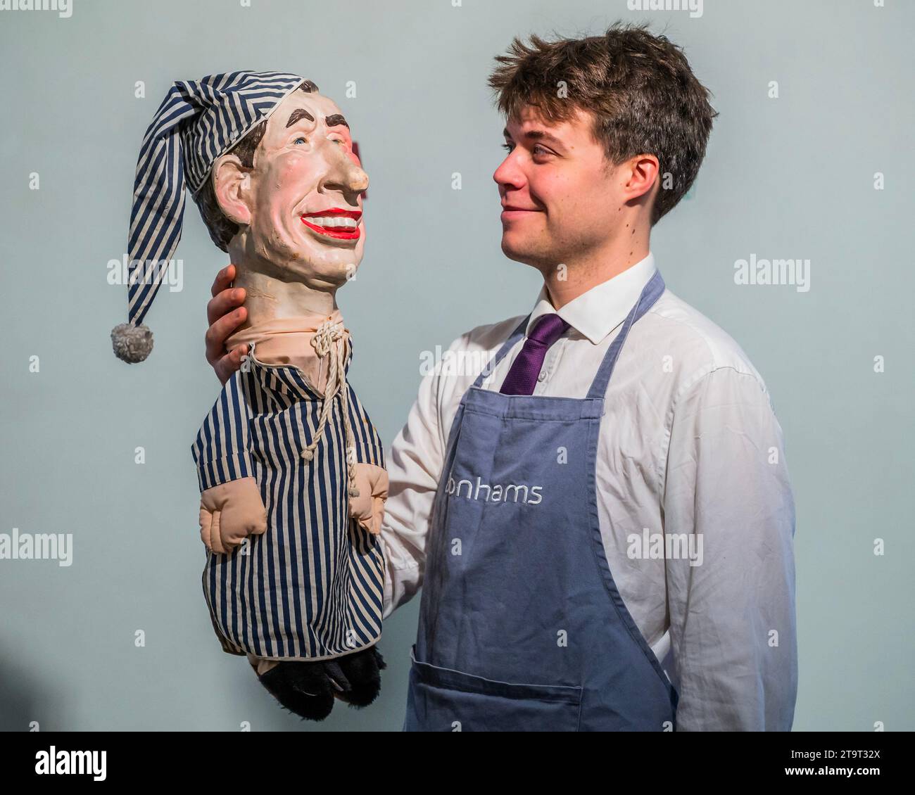 Spitting image hi-res stock photography and images - Alamy