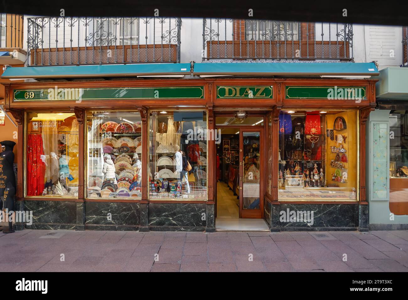 DIAZ, a shop speciaizing in fans and typical Spanish goods, Seville ...