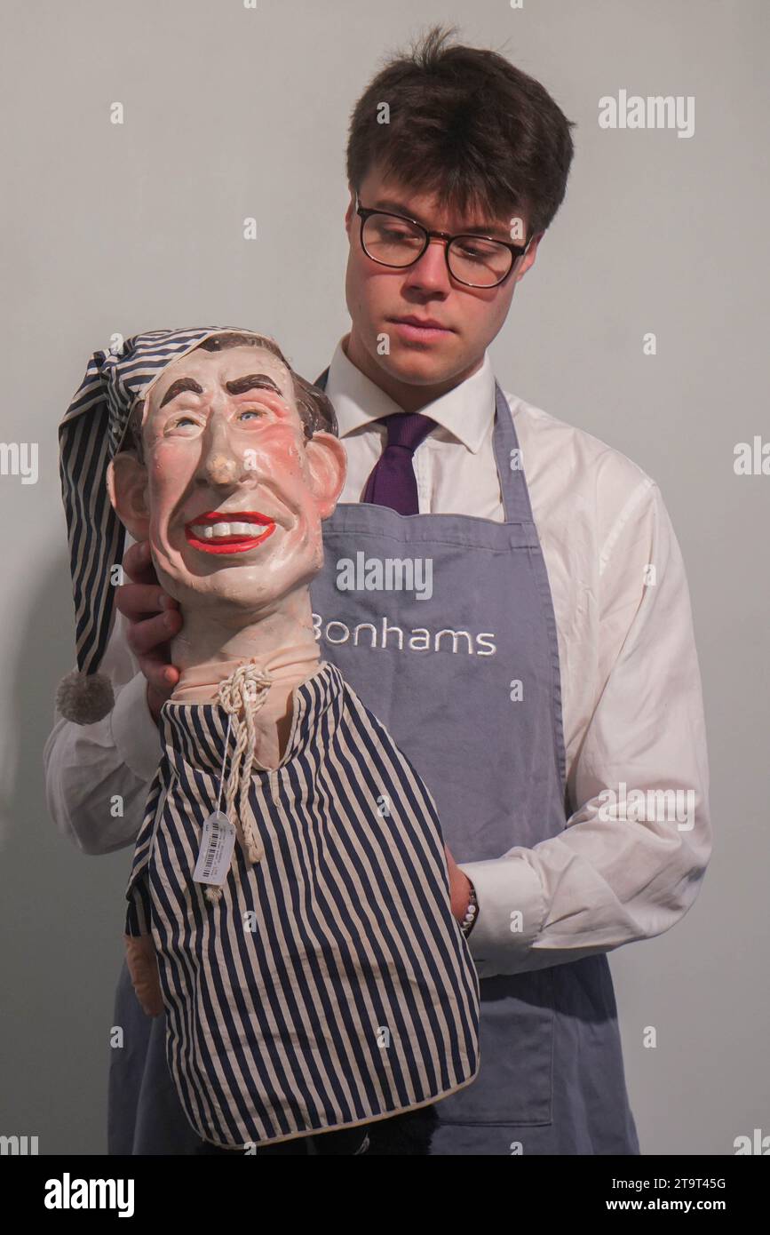 Spitting image puppet hi-res stock photography and images - Alamy