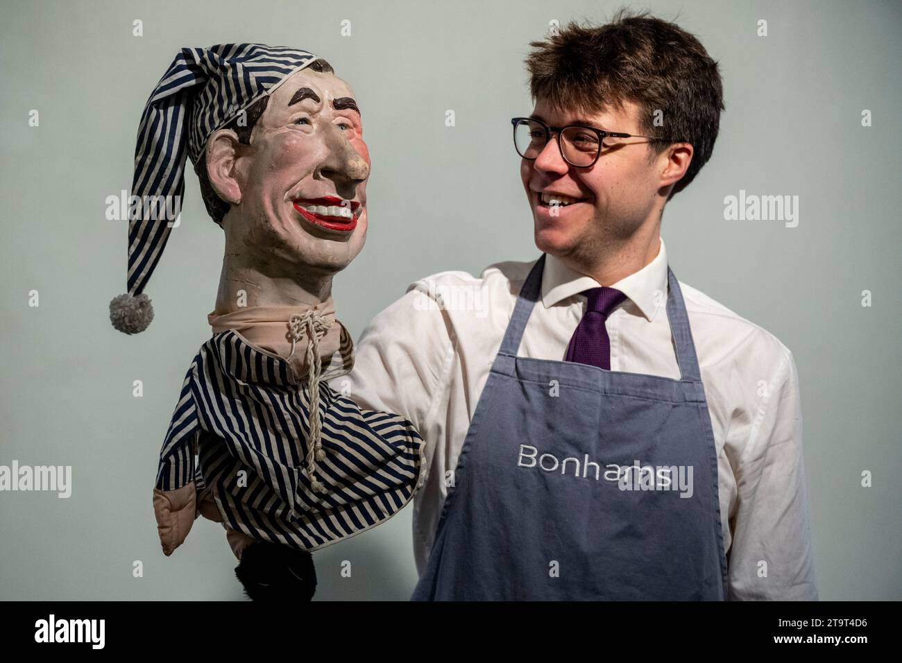 Spitting image puppet hi-res stock photography and images - Alamy
