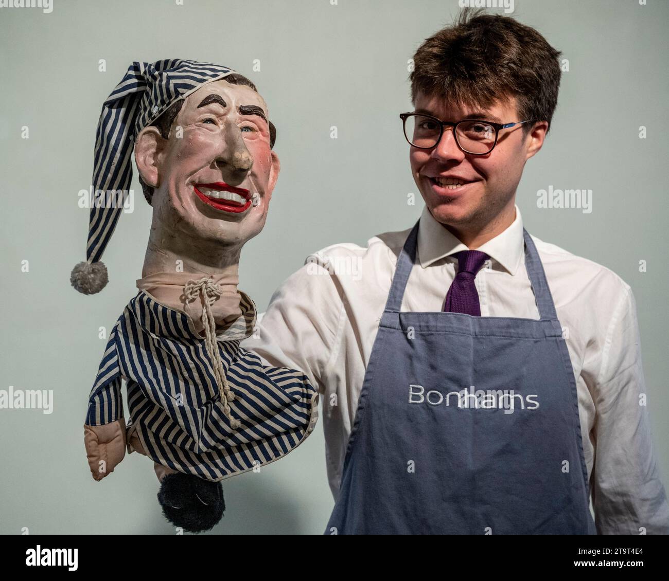 Spitting image puppet hi-res stock photography and images - Alamy