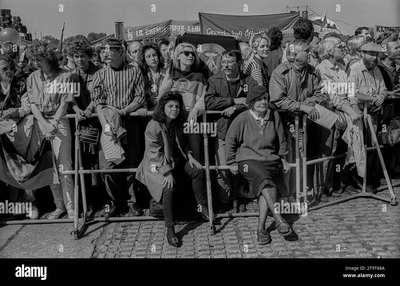 Erster Mai DDR, Berlin, 30.04.1990, 1. Mai 1990, Kundgebung am ...