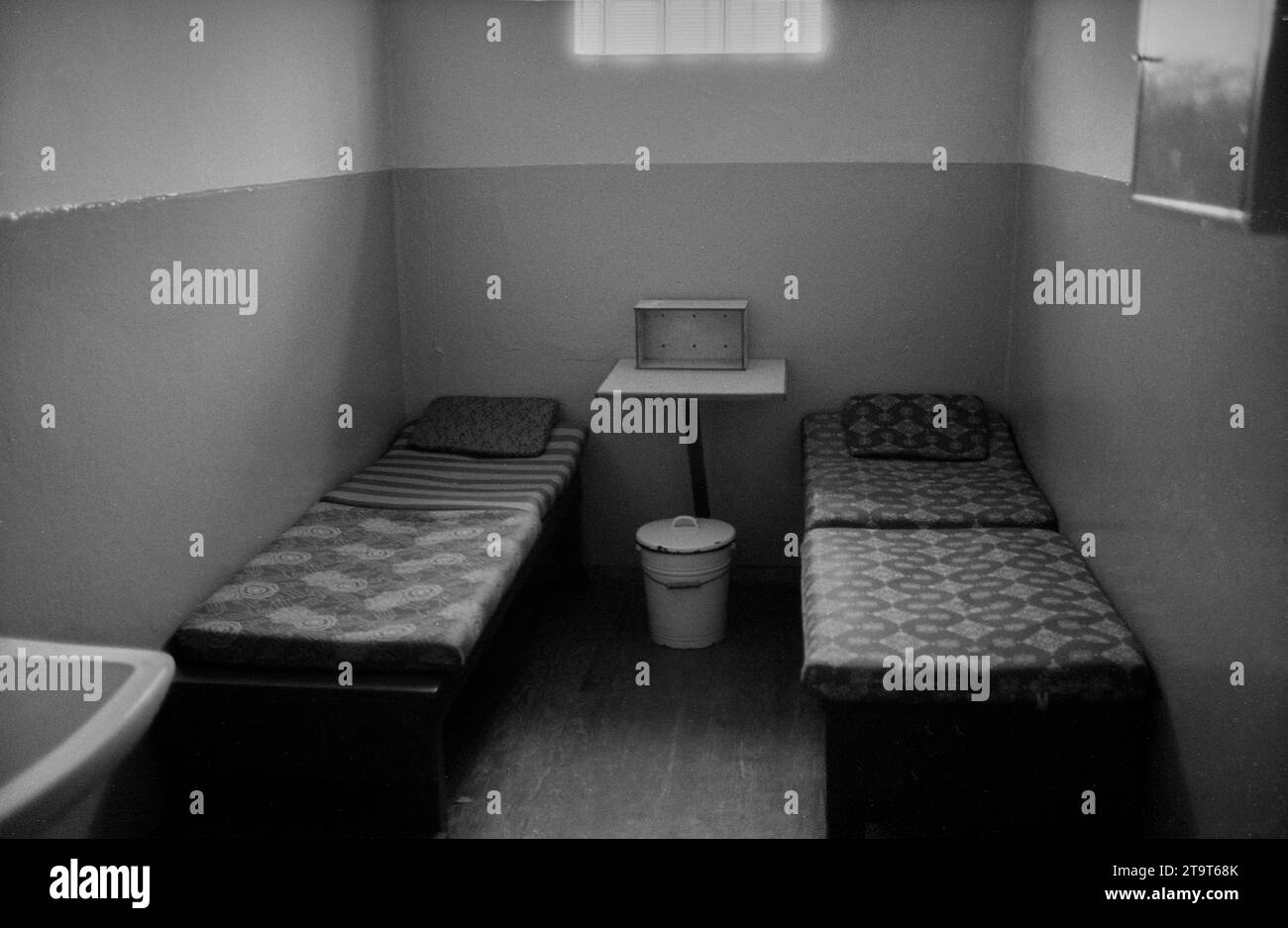 Stasi Gefängnis Potsdam DDR, Potsdam, 13.05.1990, Linden Hotel - Haus ...