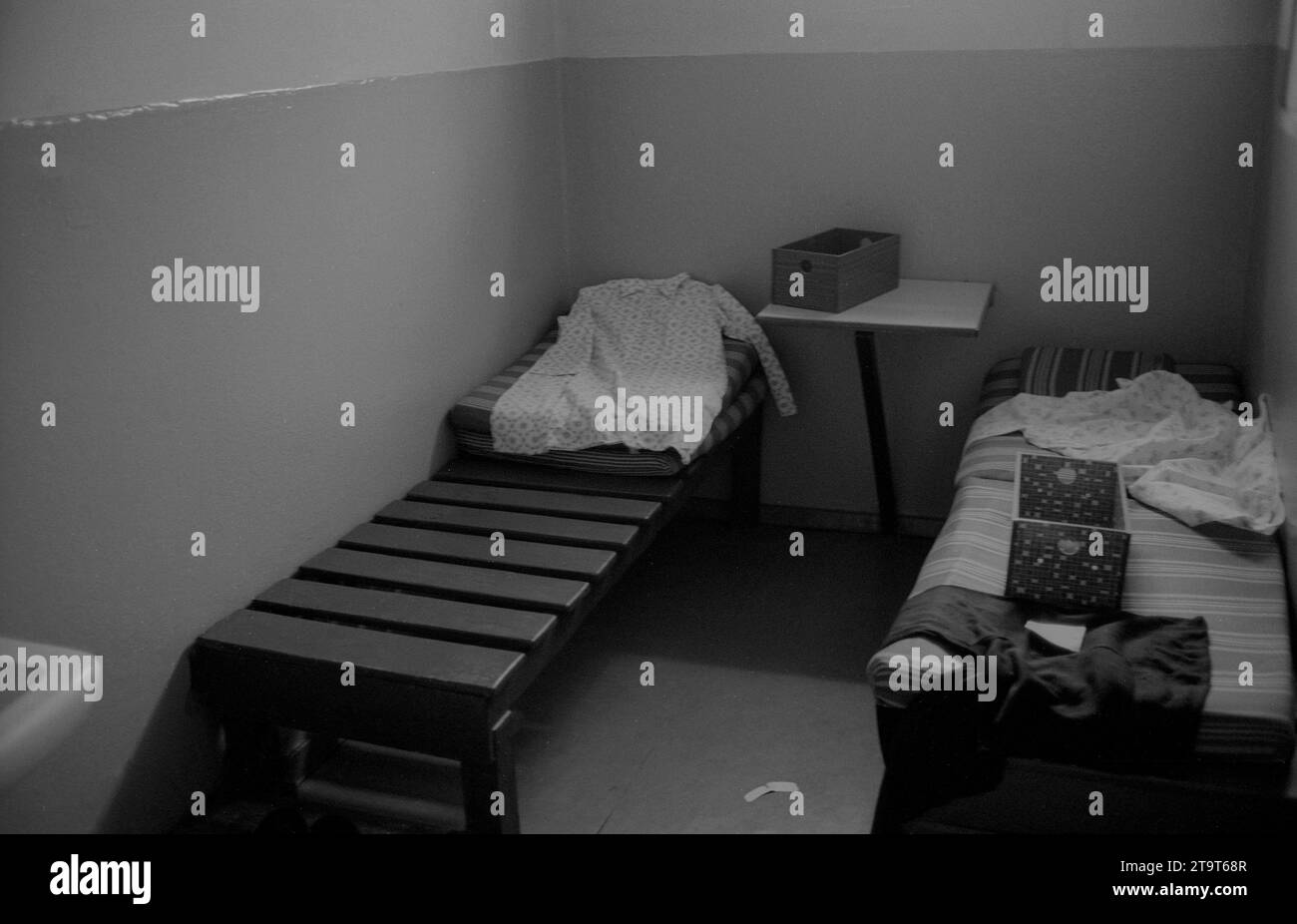 Stasi Gefängnis Potsdam DDR, Potsdam, 13.05.1990, Linden Hotel - Haus ...