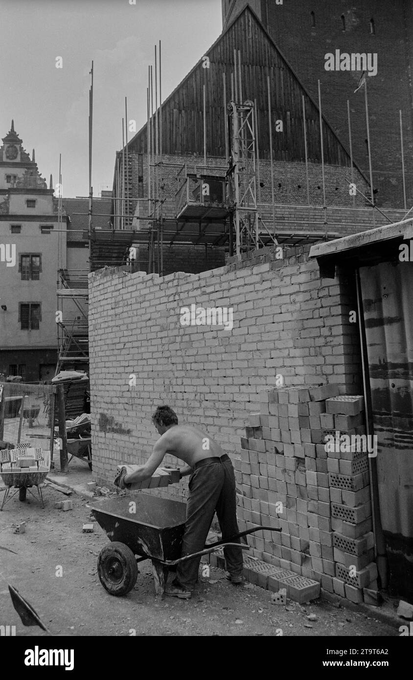 05 05 1990 Black and White Stock Photos & Images - Alamy