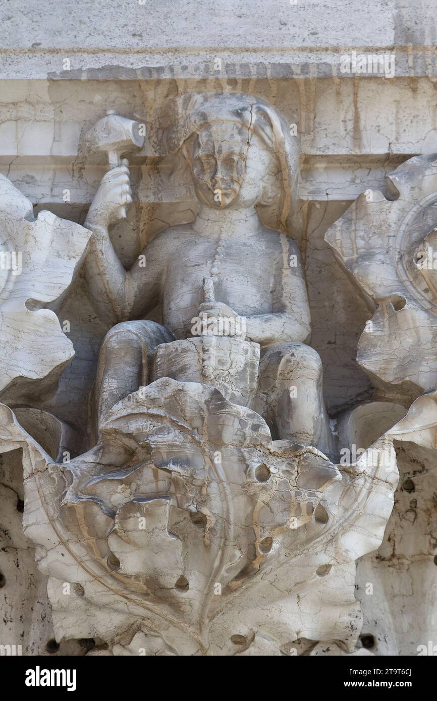 Stone-cutter - Crafts - Column capital of Palazzo Ducale (Doge's Palace ...