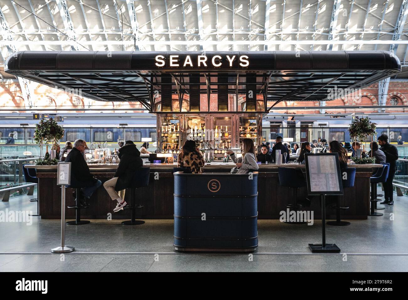 Searcy's Brasserie and Champagne Bar at St Pancras Rail Station upper ...
