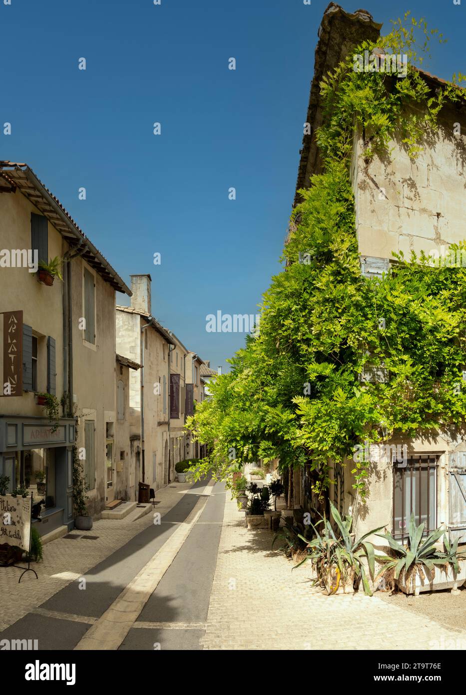 Saint remy de provence hi-res stock photography and images - Alamy