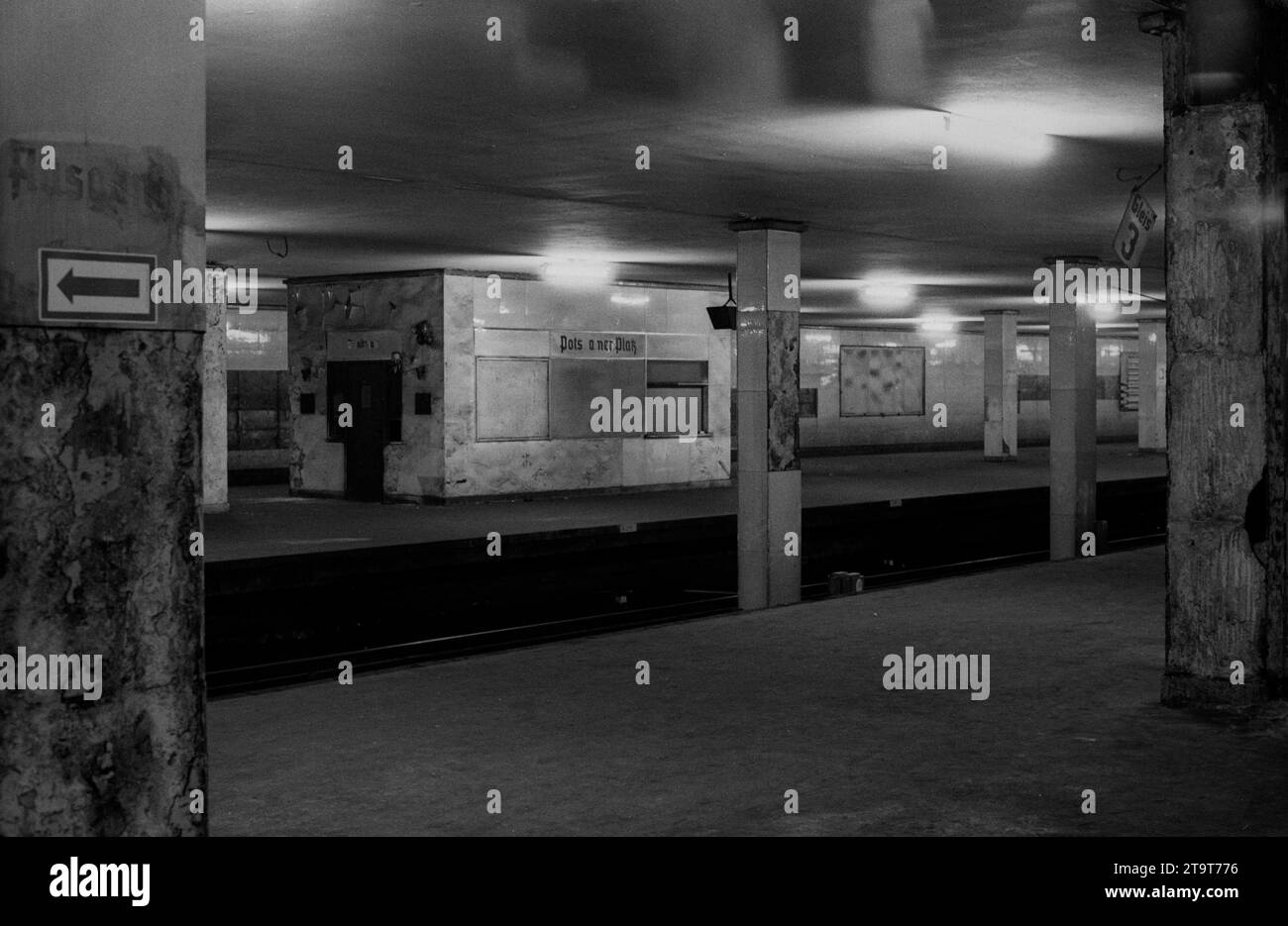 Geisterbahnhof Potsdamer Platz DDR, Berlin, 17.6.1990, S-Bahnhof Potsdamer Platz, 28 Jahre ...