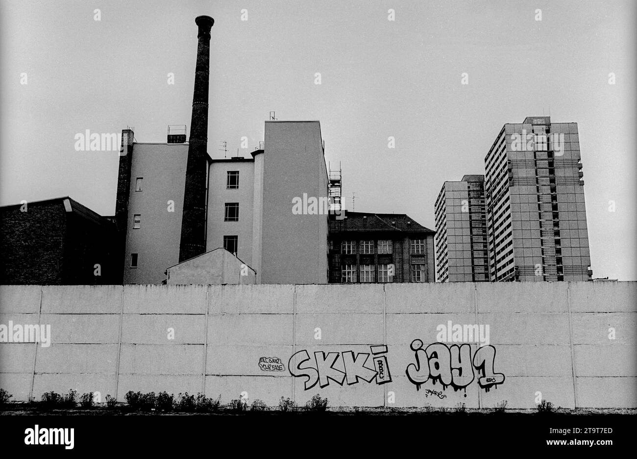Berliner Mauer DDR, Berlin, 21.06.1990, Bebauung an der Mauer Ost ...