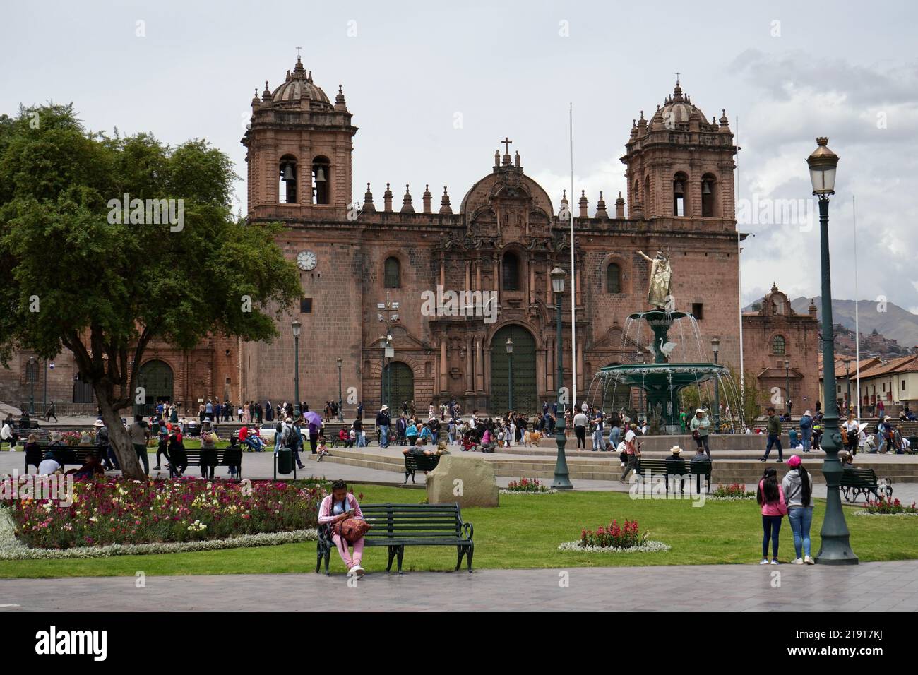 Cusco Cathedral in Plaza Mayor de Cusco (Cusco Main Square), Cusco, Peru, October 7, 2023 Stock ...