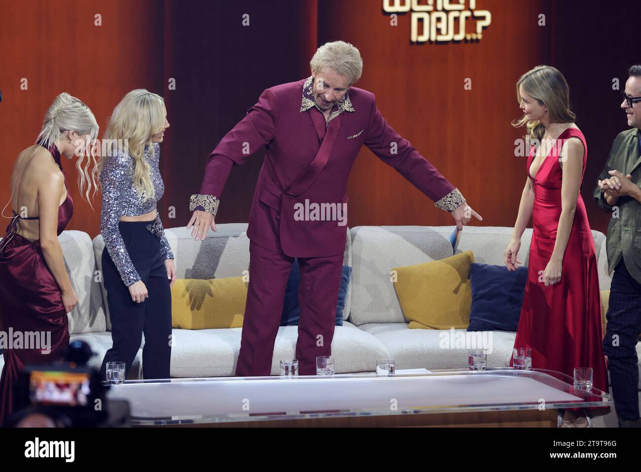 ZDF-Unterhaltungsshow Wetten dass. - live aus Offenburg Moderator Thomas Gottschalk mit Shirin ...