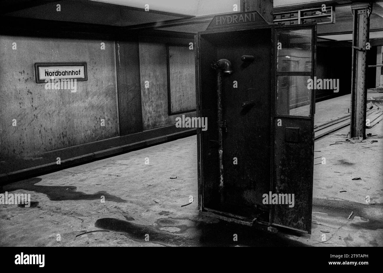 Geisterbahnhöfe DDR, Berlin, 29.5.1990, U-Bahnhof Nordbahnhof, U 6, 28 Jahre Geisterbahnhof ...