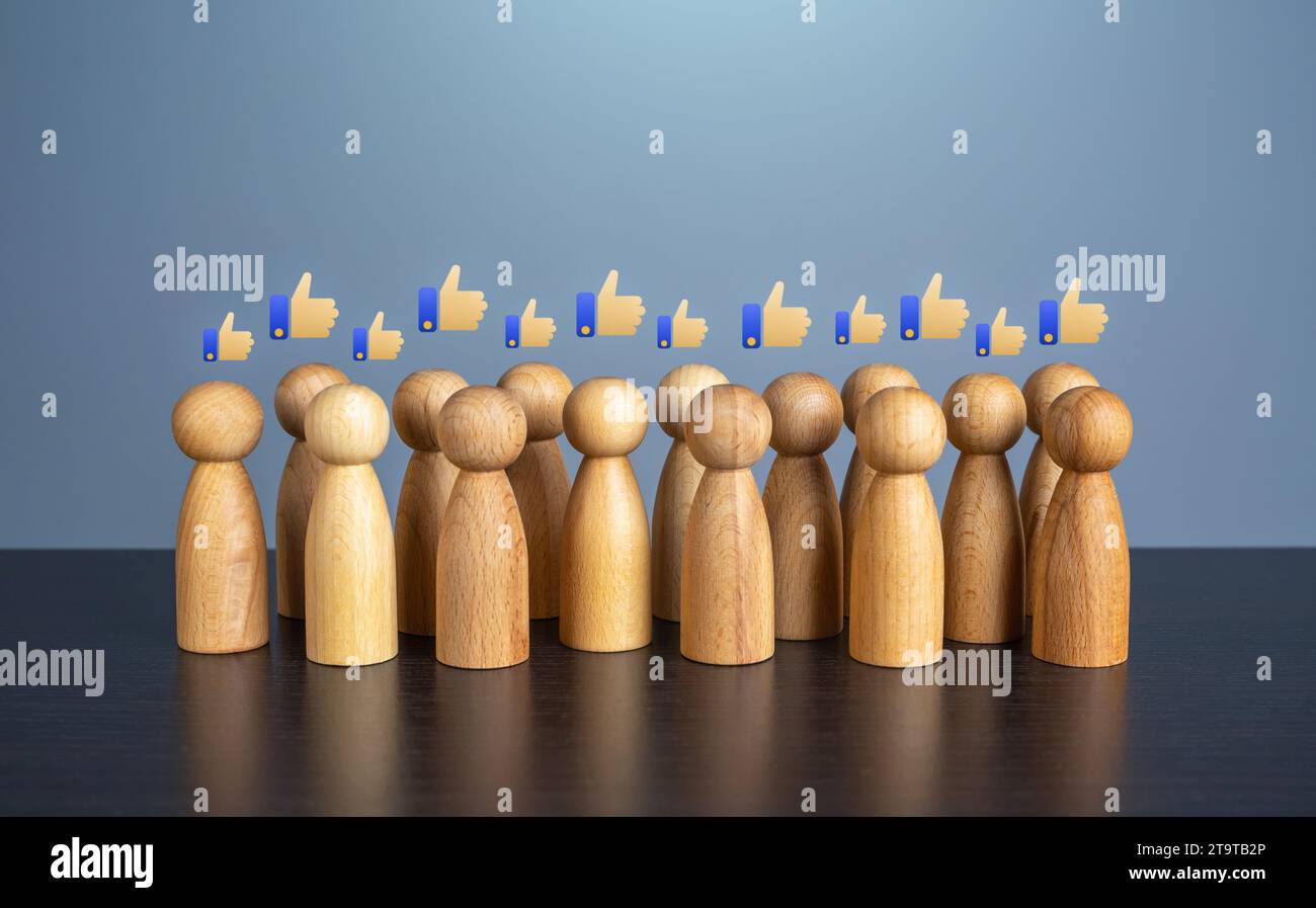 Crowd approval. Followers and social networks. Fans. Influencing online ...