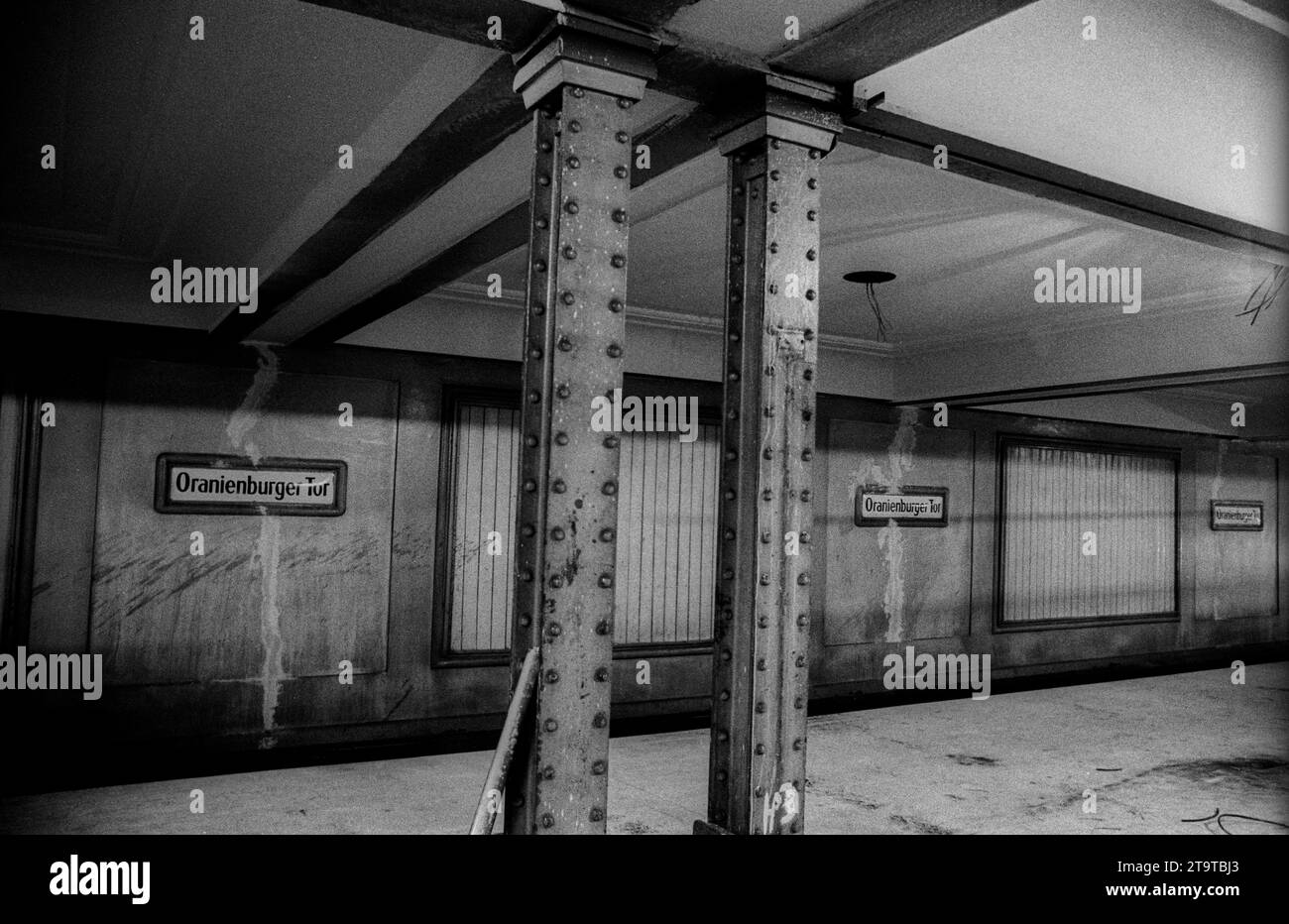 Geisterbahnhöfe DDR, Berlin, 29.5.1990, U-Bahnhof Oranienburger Tor U6, 28 Jahre Geisterbahnhof ...