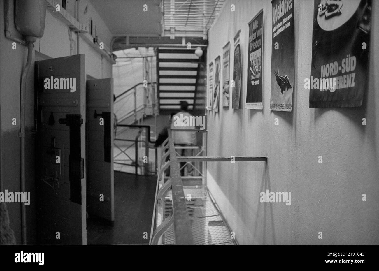 Stasi Gefängnis Potsdam DDR, Potsdam, 13.05.1990, Linden Hotel - Haus ...