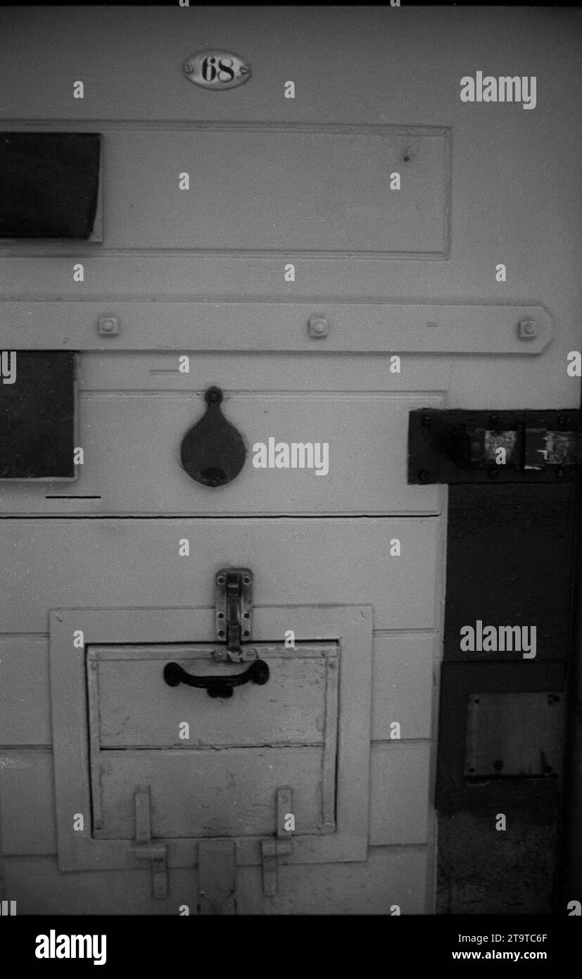 Stasi Gefängnis Potsdam DDR, Potsdam, 13.05.1990, Linden Hotel - Haus ...