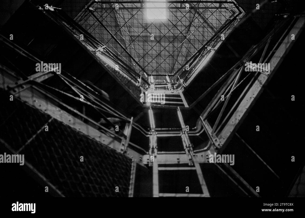 Stasi Gefängnis Potsdam DDR, Potsdam, 13.05.1990, Linden Hotel - Haus ...