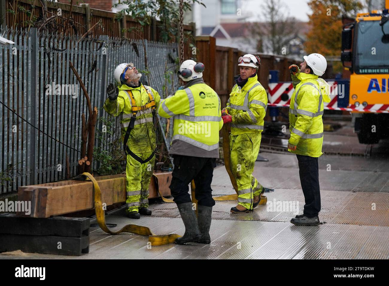 Canal and River Trust workers at the Meadow Lane Lock on the Nottingham ...
