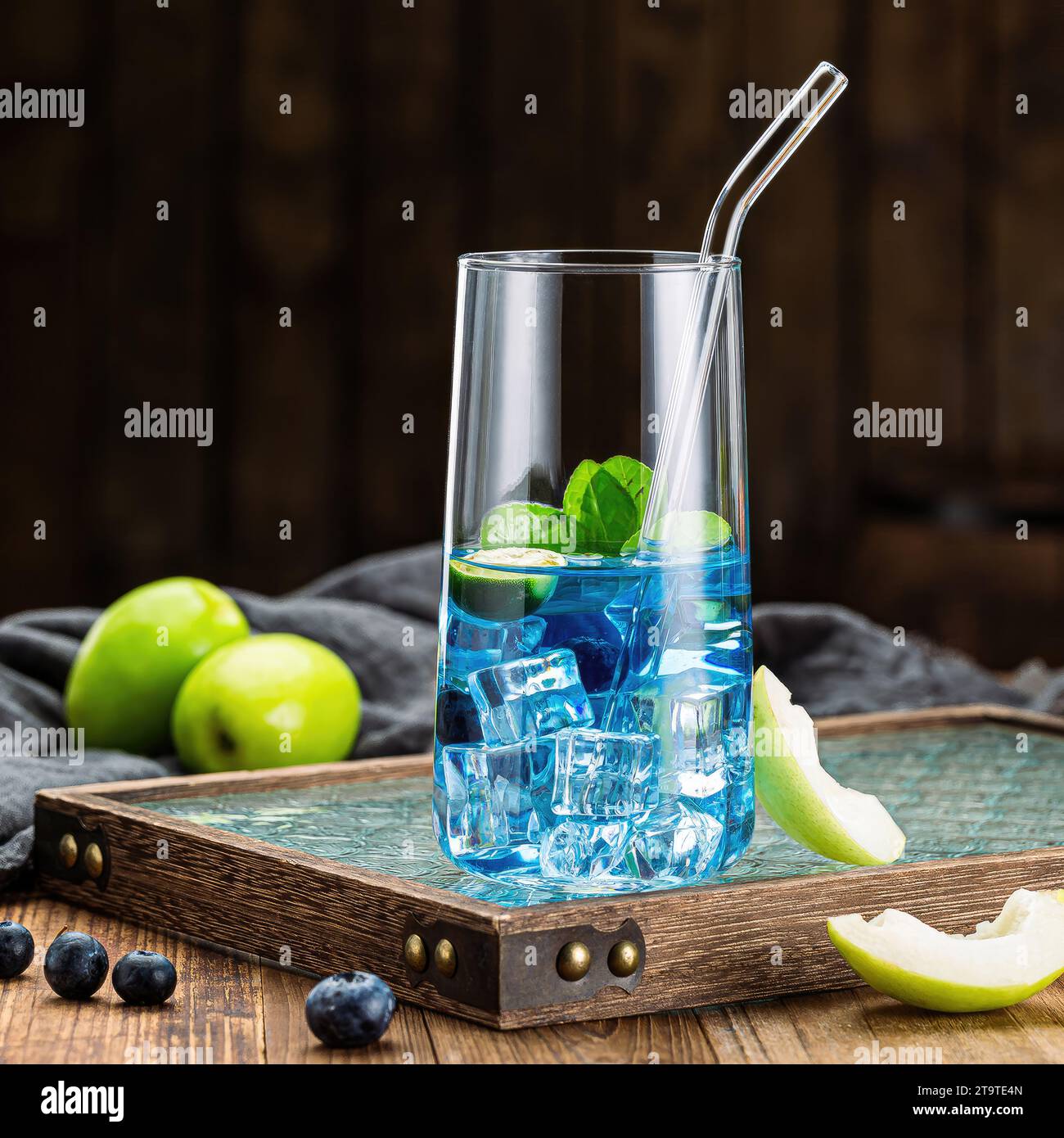 Beautiful images of colorful drinks in restaurants, beautiful fruit ...