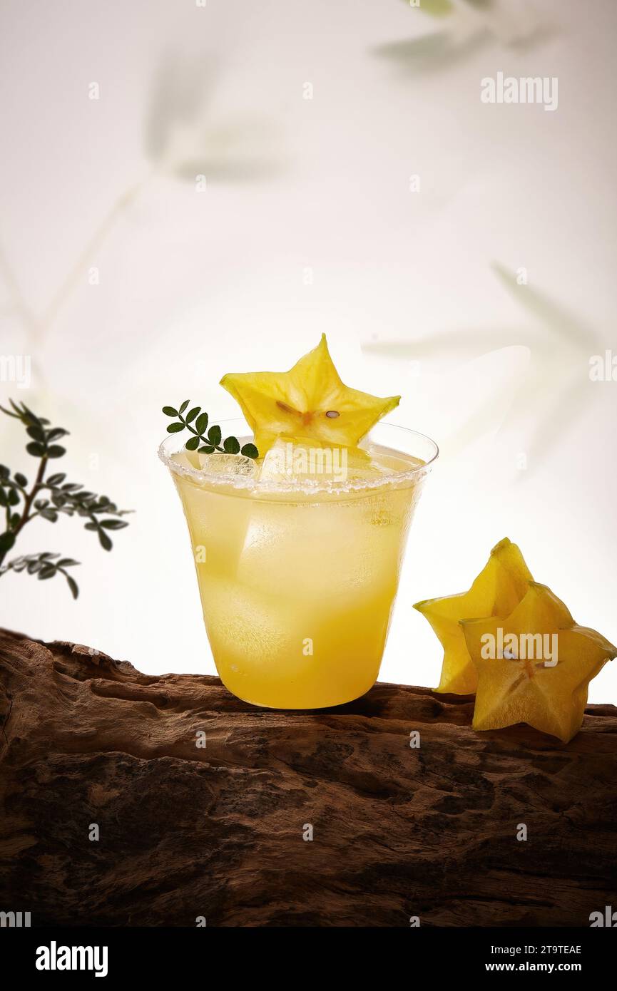 Beautiful images of colorful drinks in restaurants, beautiful fruit ...