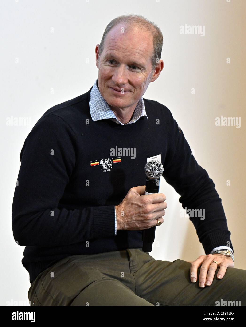 Brussels, Belgium. 27th Nov, 2023. Track coach Tim Carswell pictured ...