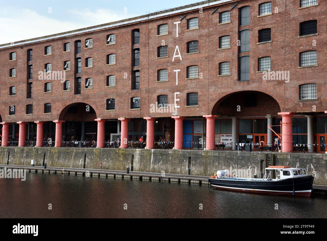 Tate Royal Albert Dock Liverpool UK Stock Photo - Alamy