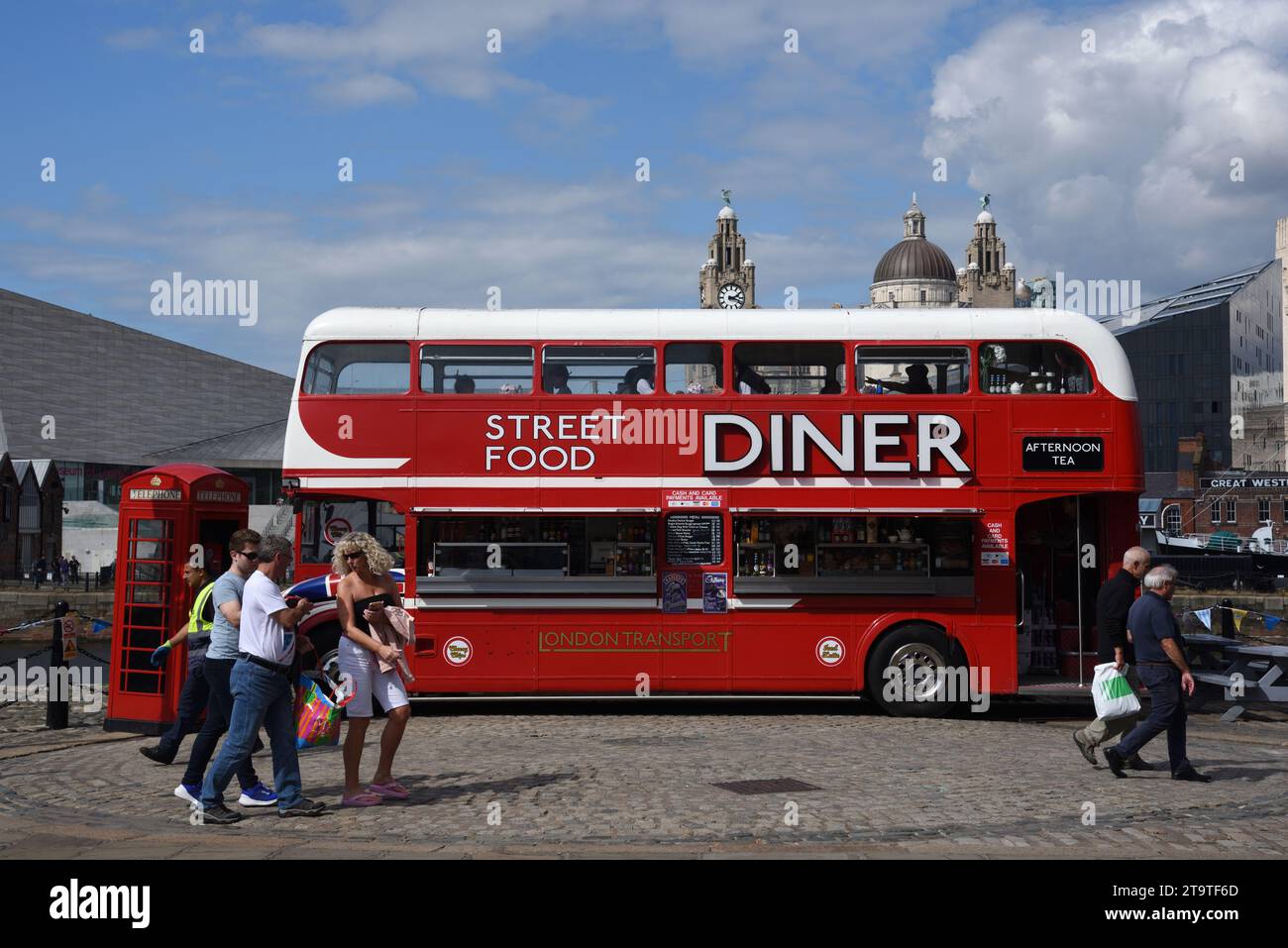 Bus bar hi-res stock photography and images - Alamy