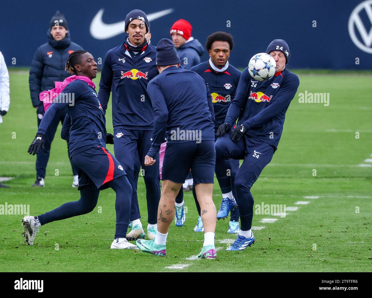 Leipzig, Germany. 27th Nov, 2023. Soccer: Champions League, before the ...