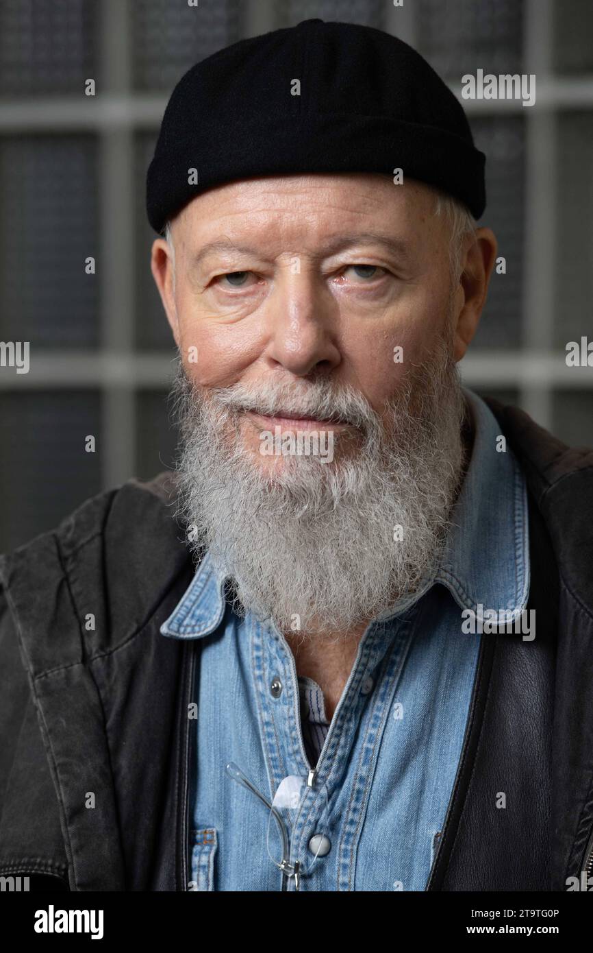 Schauspieler Bill MOCKRIDGE spielt die Rolle des Reinhard Bielefelder ...