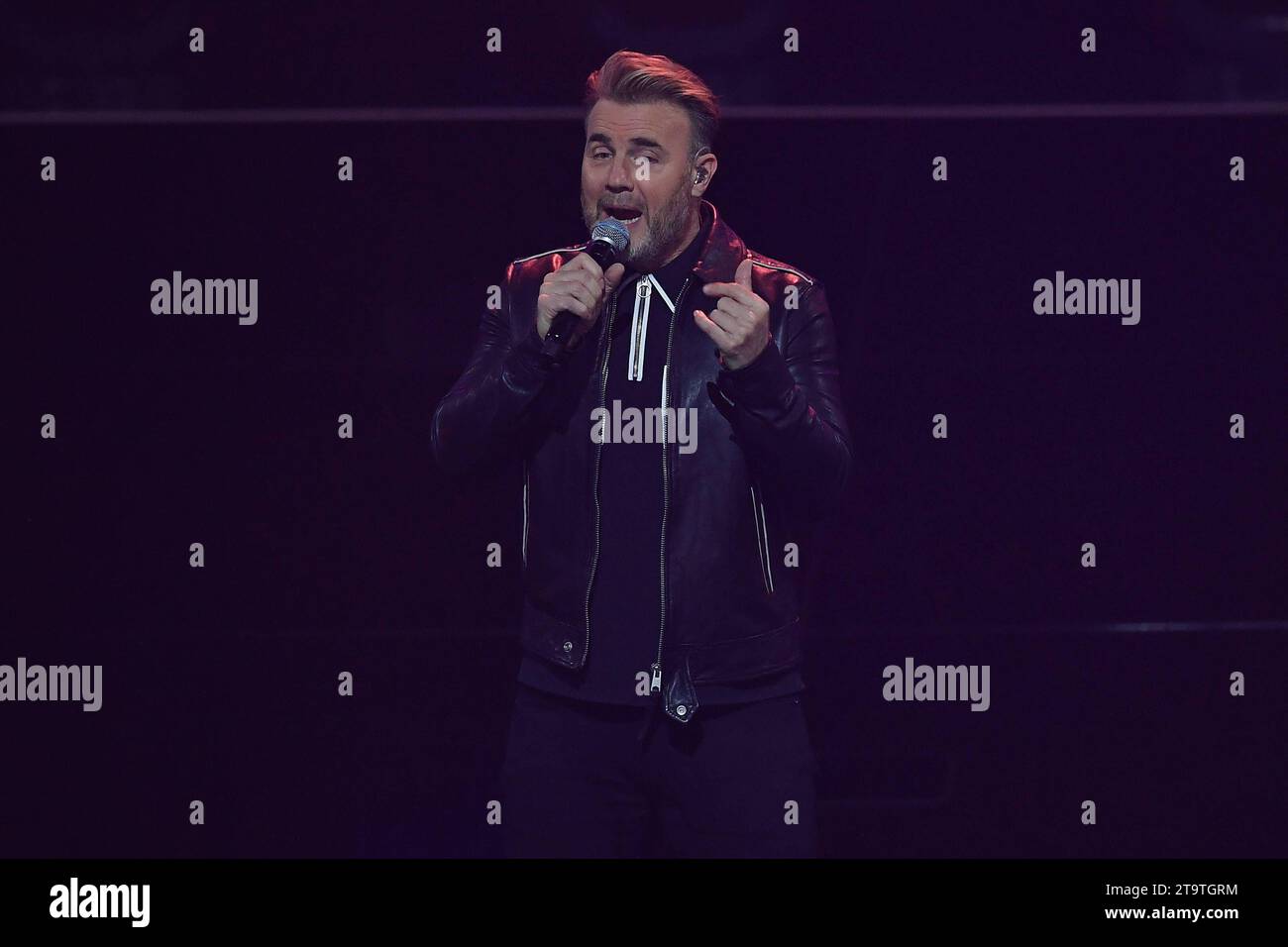 Gary barlow mark owen howard donald hi-res stock photography and images ...