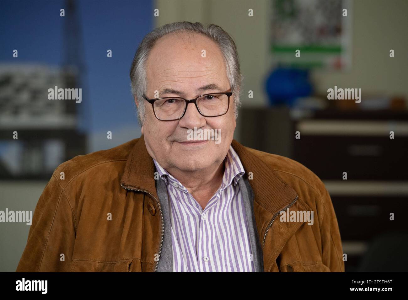 Schauspieler Hartmut VOLLE spielt die Rolle des Klaus Schmitz ...