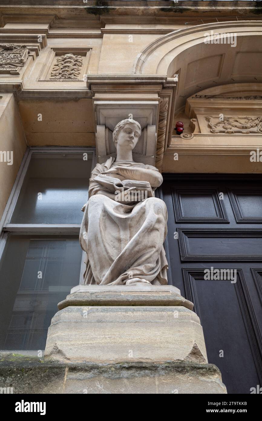 Statues museum hi-res stock photography and images - Alamy