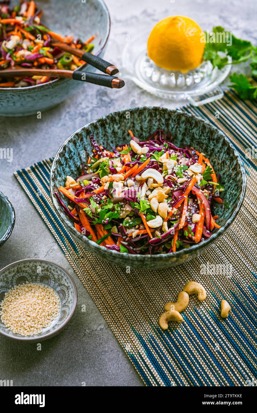 Crunchy asian salad hi-res stock photography and images - Alamy