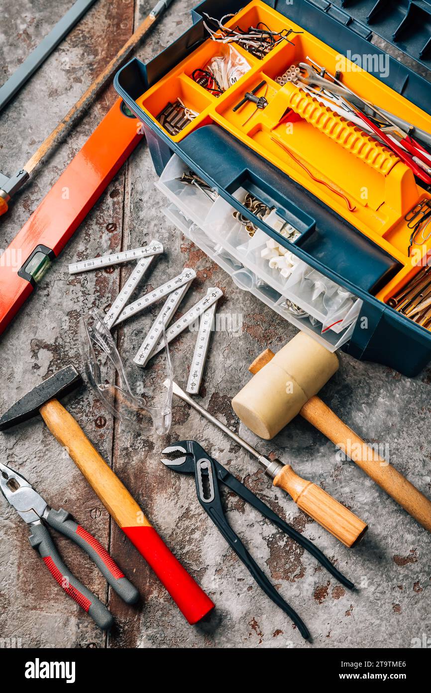 Handyman toolbox hi-res stock photography and images - Alamy