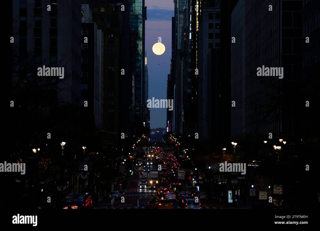 New York, United States. 27th Nov, 2023. A full moon, also known as the ...