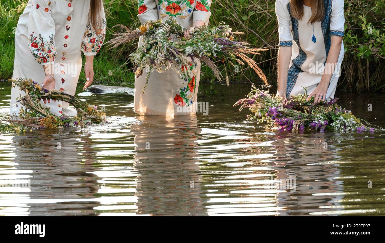 Fortune-telling on wreaths and water, Ivan Kupala holiday, girls ...