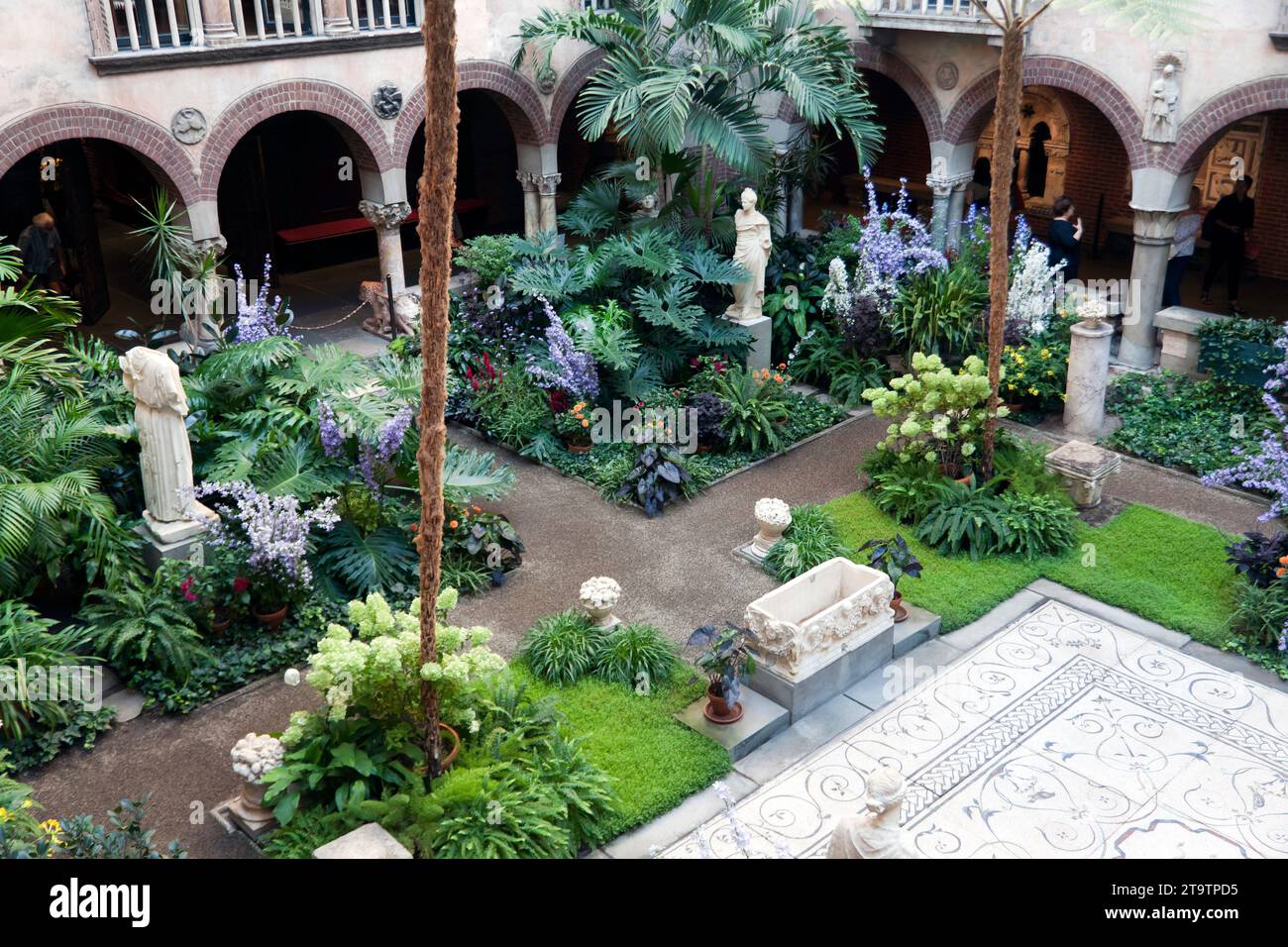 The Courtyard garden at the Isabel Stewart Gardener Museum, Boston ...
