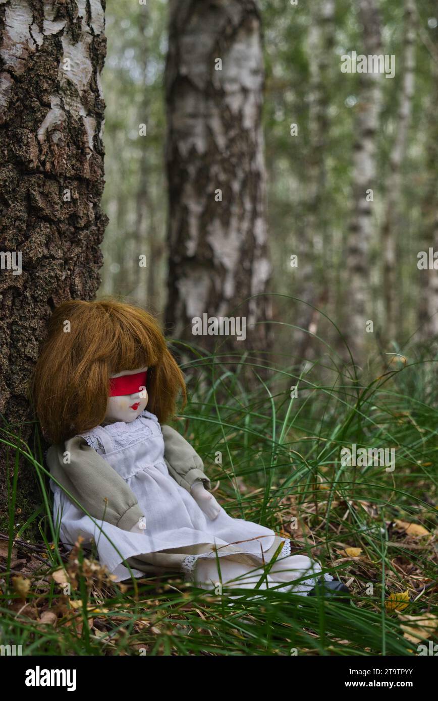 Creepy doll hi-res stock photography and images - Alamy