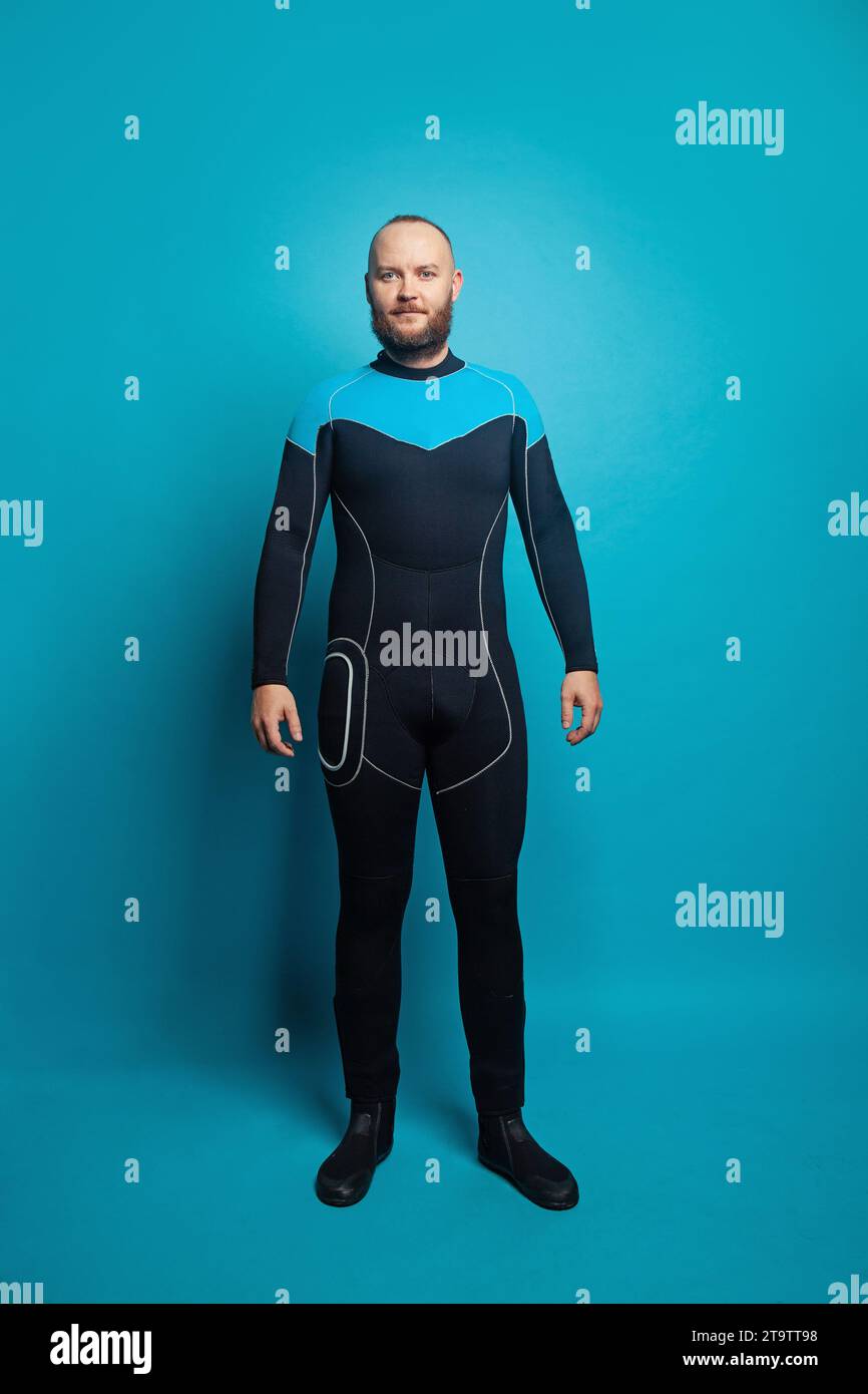 Happy man scuba diver hi-res stock photography and images - Alamy