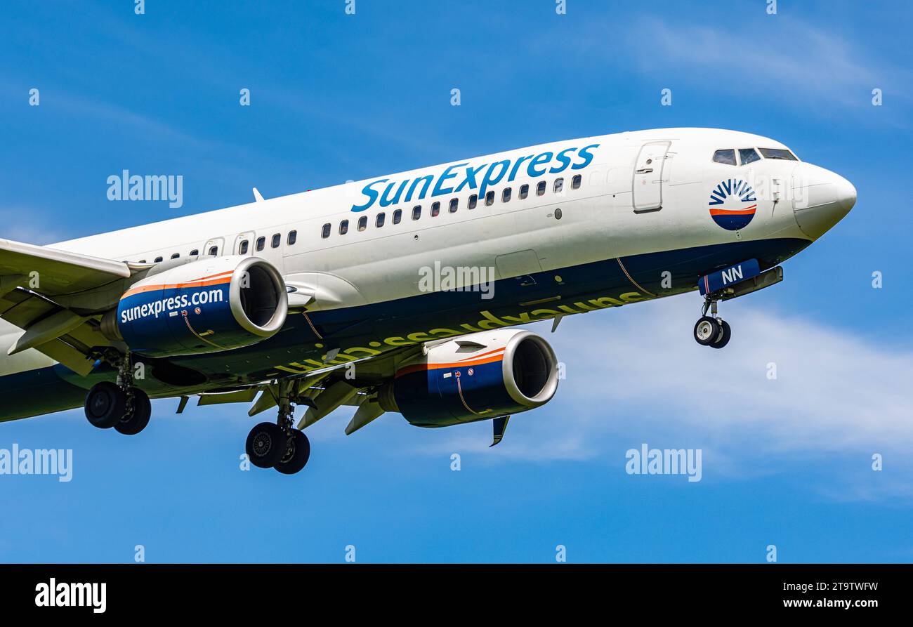 B737 8hc hi-res stock photography and images - Alamy