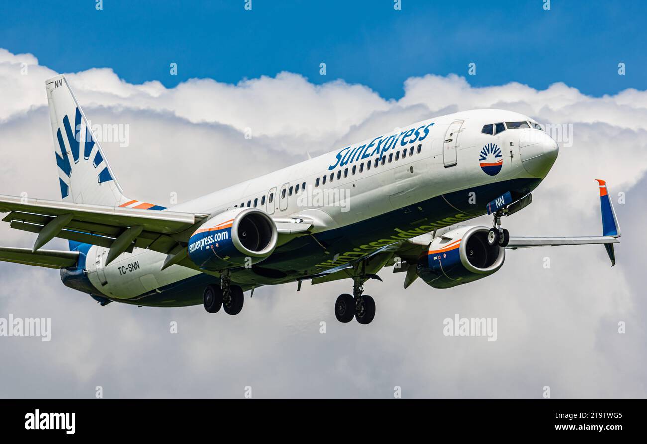 Sun Express Eine Boeing 737-8HC von SunExpress befindet sich im ...