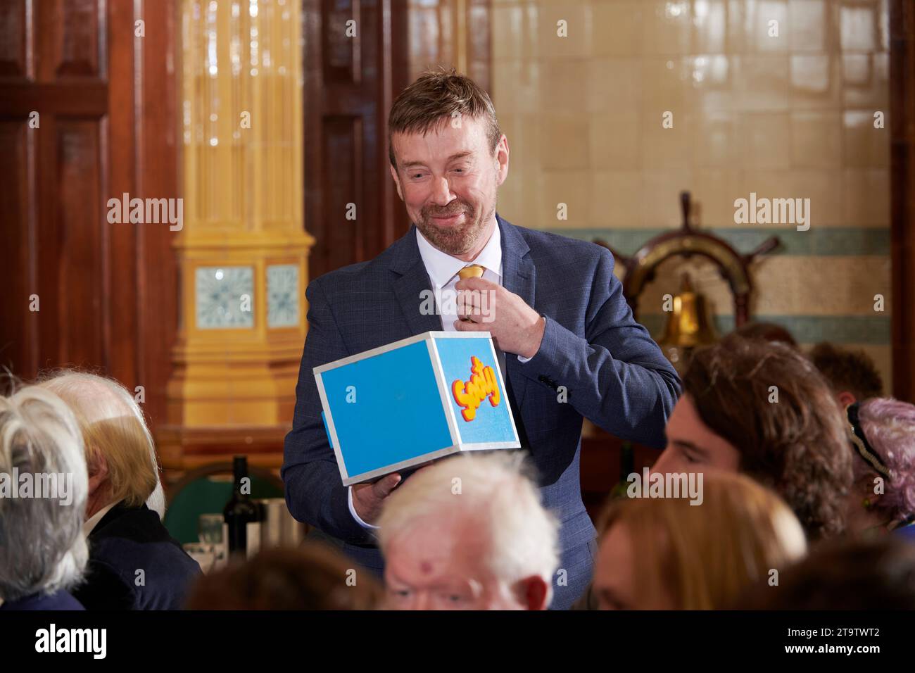 Sooty with Richard Cadell at The Oldie of the Year 2023, 23-11-23 Stock ...