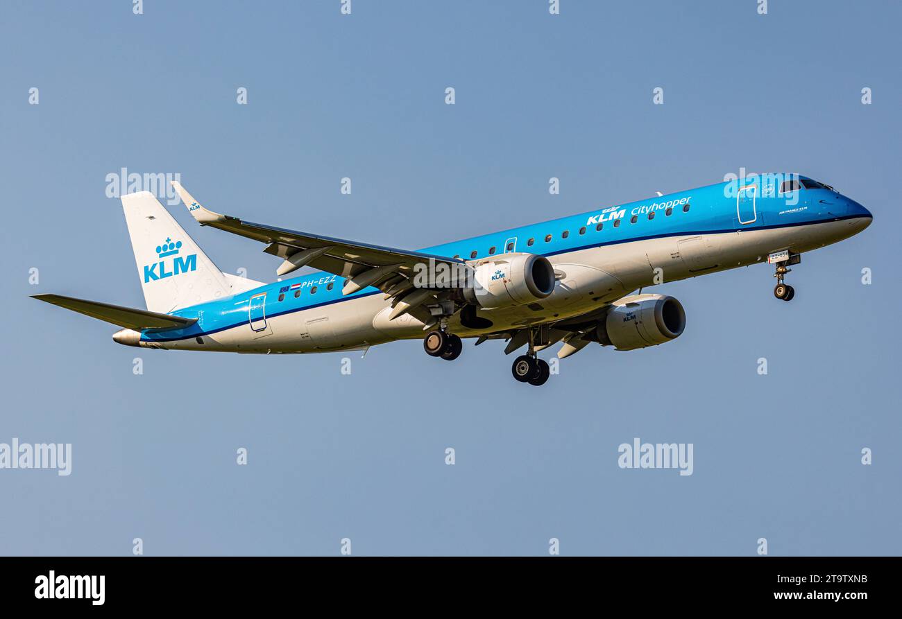 KLM Cityhopper Ein Embraer 190STD von KLM Cityhopper ist im Anflug auf ...