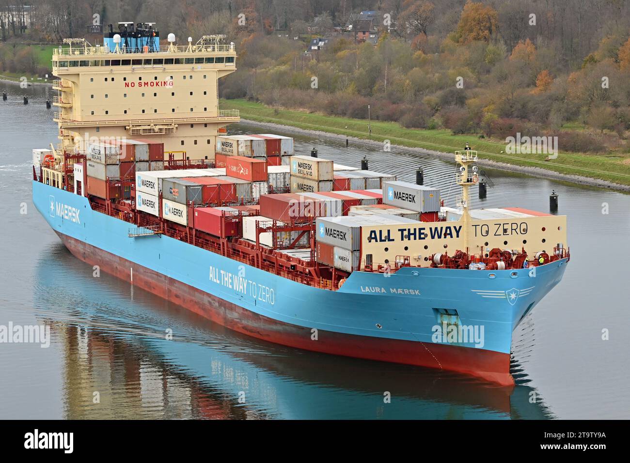 Containership LAURA MAERSK at the Kiel Fjord Stock Photo - Alamy