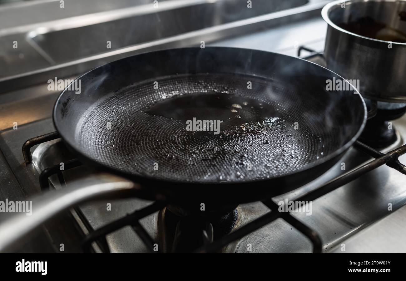 Hot bubbling oil hi-res stock photography and images - Alamy
