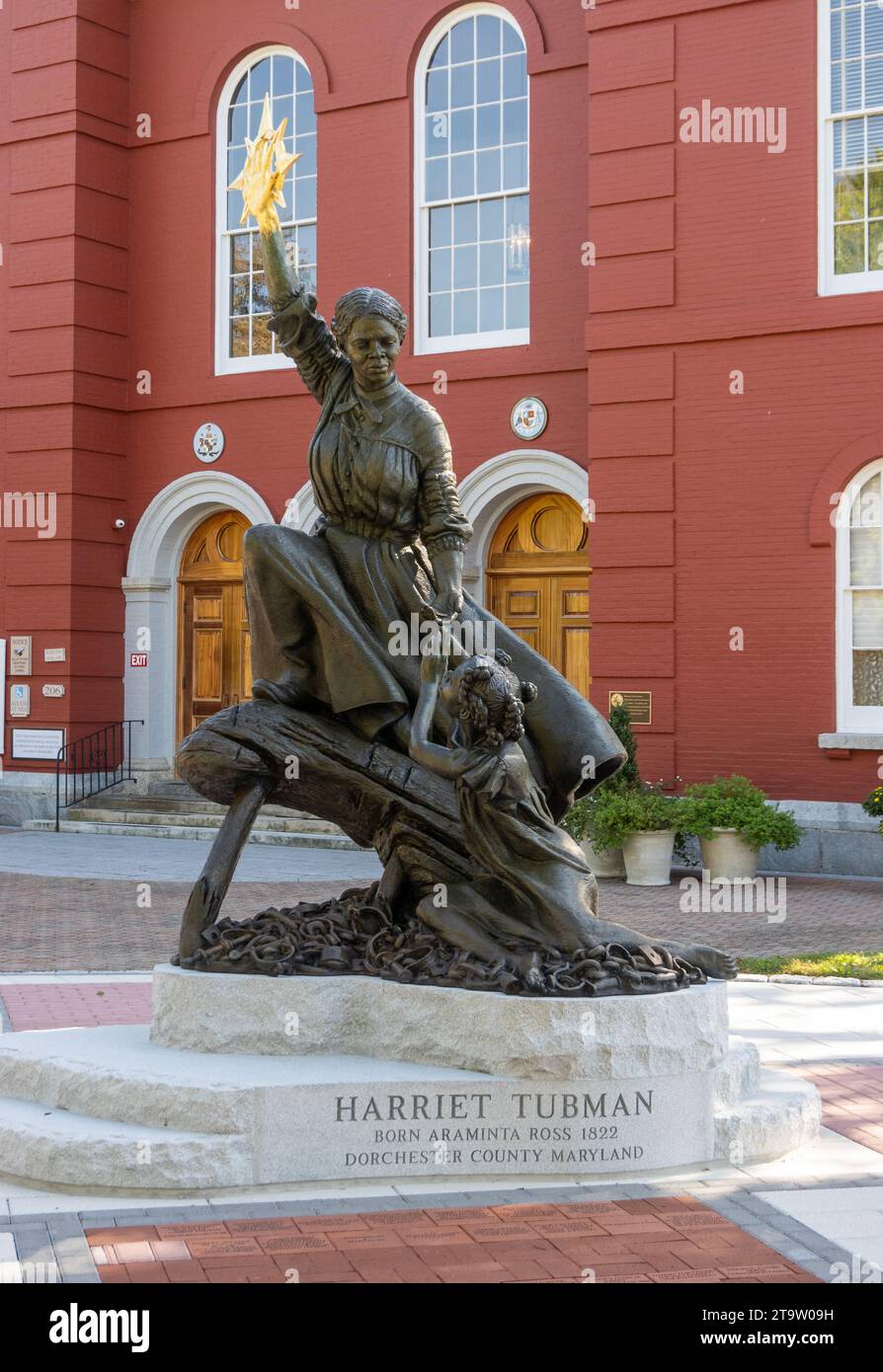 Harriet Tubman The Beacon of Hope sculpture in Cambridge Maryland Stock Photo - Alamy