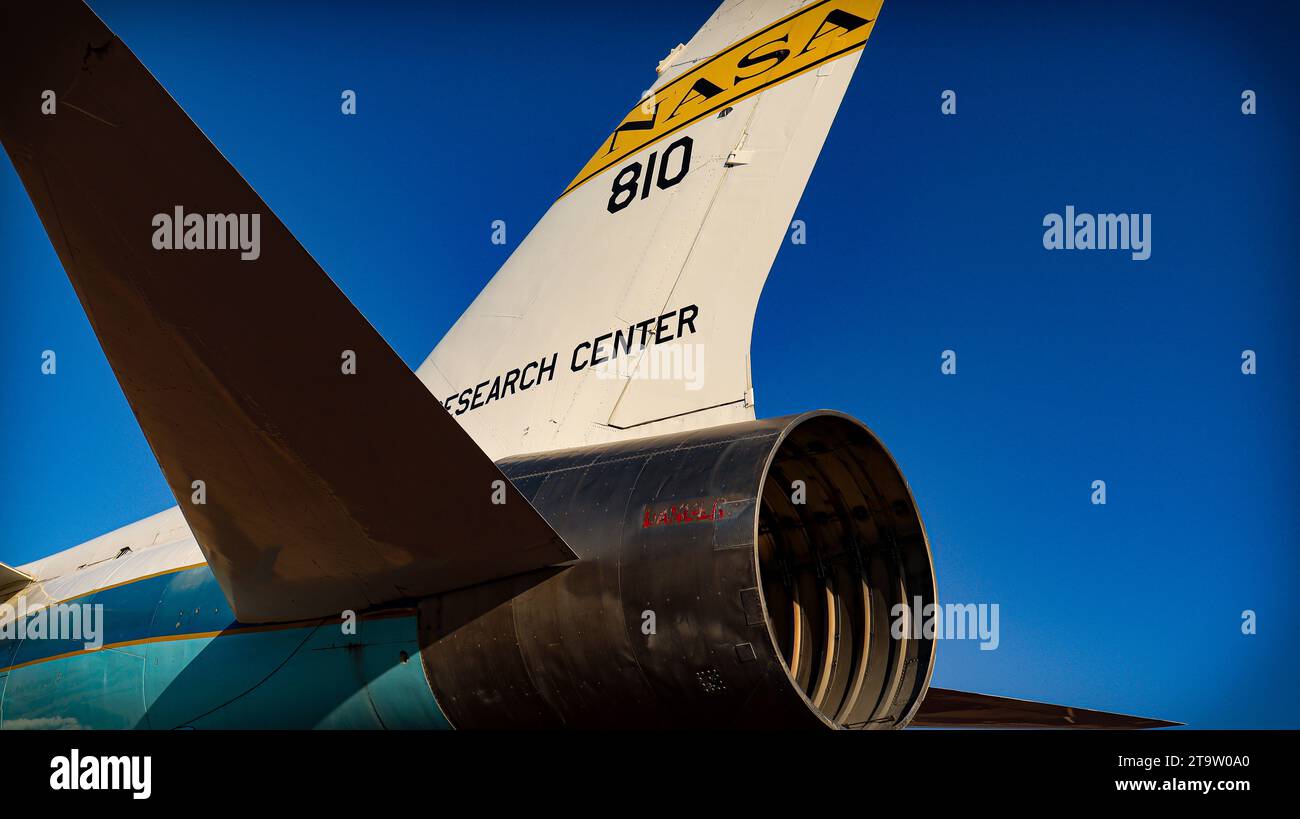 F 8 supercritical wing hi-res stock photography and images - Alamy