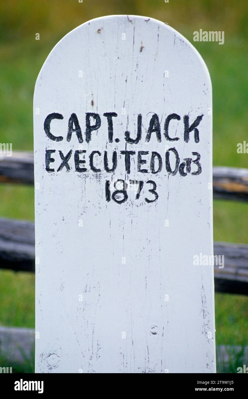 Captain Jack grave, Fort Klamath Historic Site, Volcano Legacy National ...